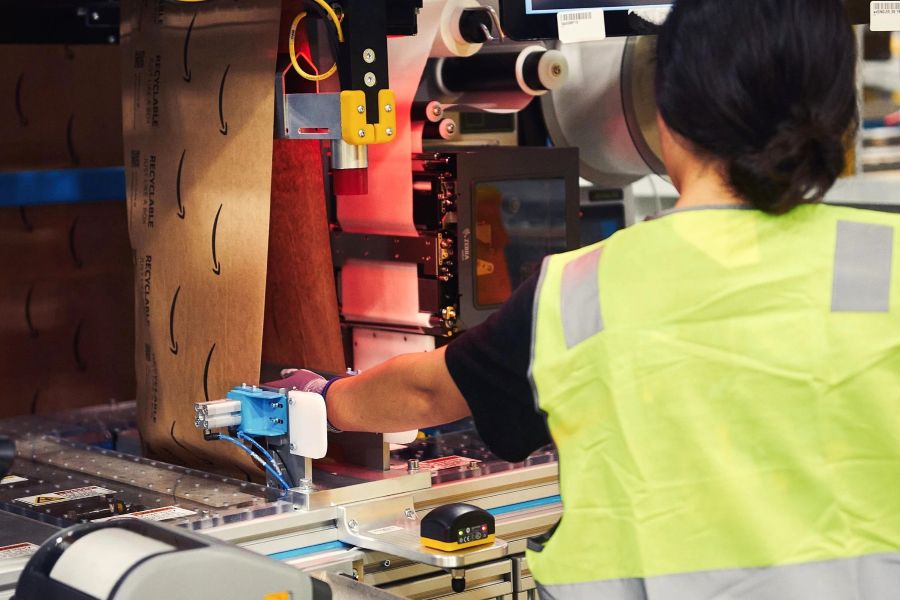 Amazon utilizes machine learning and automation for made-to-fit packs ...